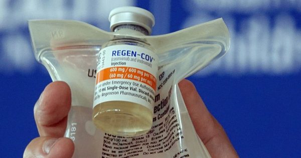 Regeneron Shares Surge as Antibody Cocktail Cuts COVID-19 Risk by 81.6% ...